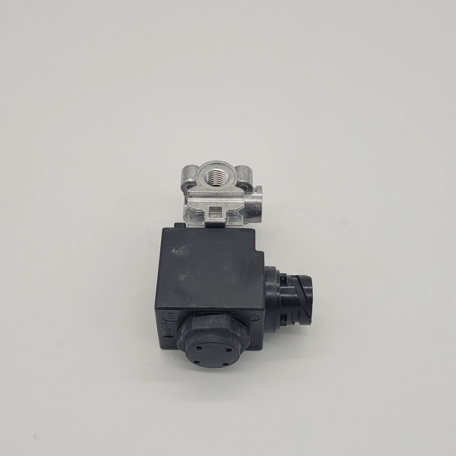 1078315 SOLENOID VALVE - Hudson County Motors is a heavy truck ...