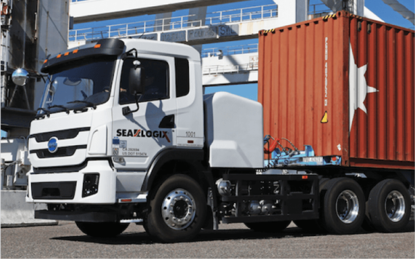 BYD 8TT & 8TT-ER Class 8 Daycab Electric Trucks