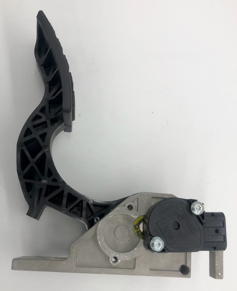 23897055 NEW ACCELARATOR PEDAL - Hudson County Motors is a heavy truck ...