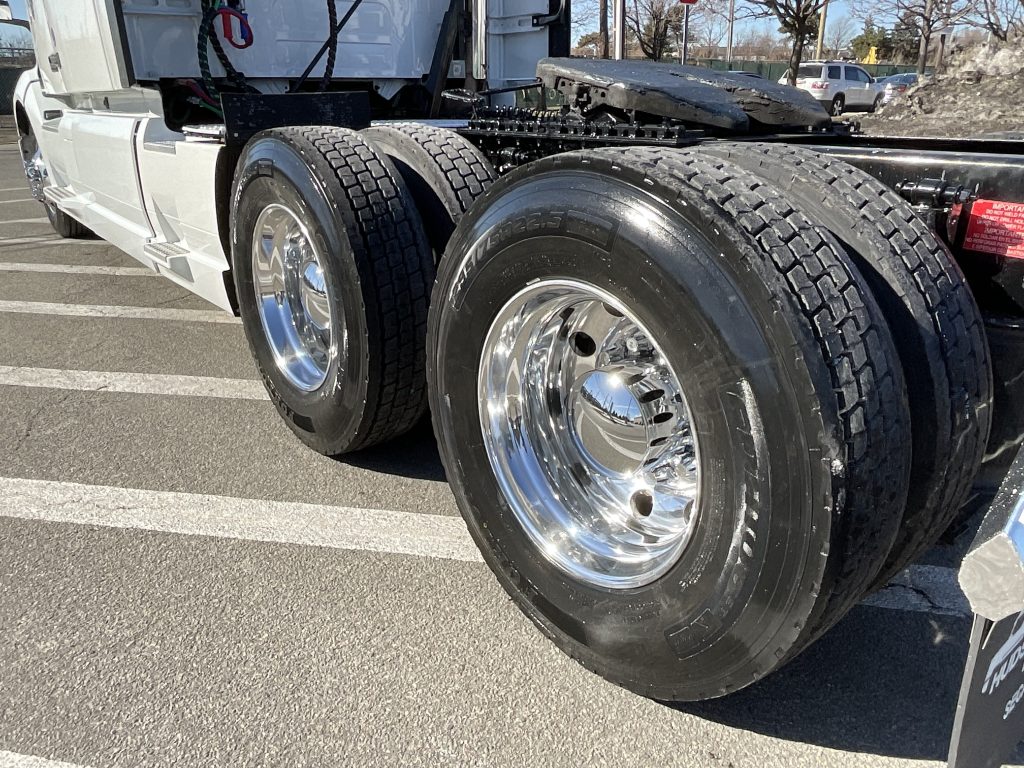 2021 VOLVO VNL64T760 - Hudson County Motors is a heavy truck dealership ...