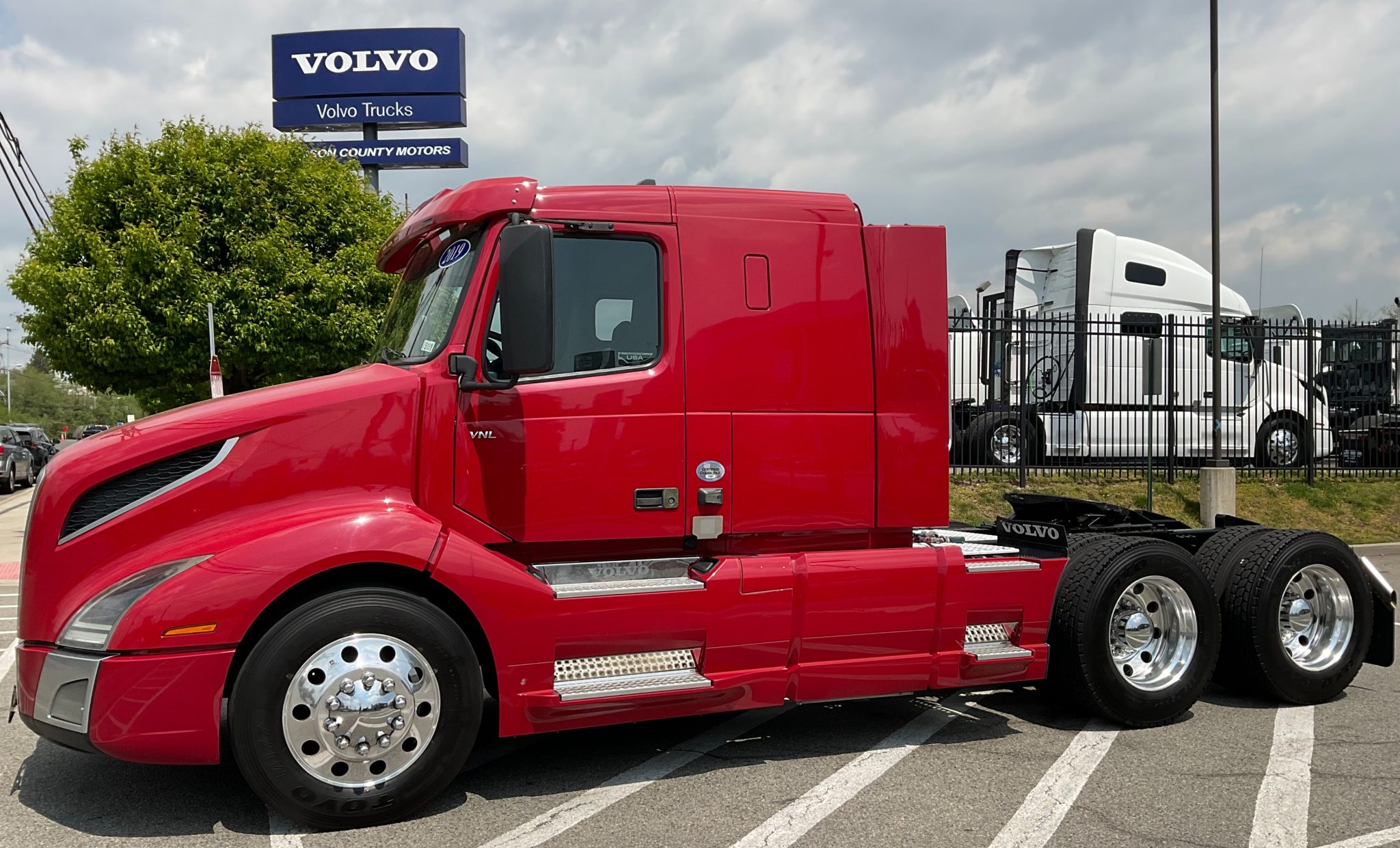 2019 VOLVO VNL64T400 - Hudson County Motors is a heavy truck dealership ...